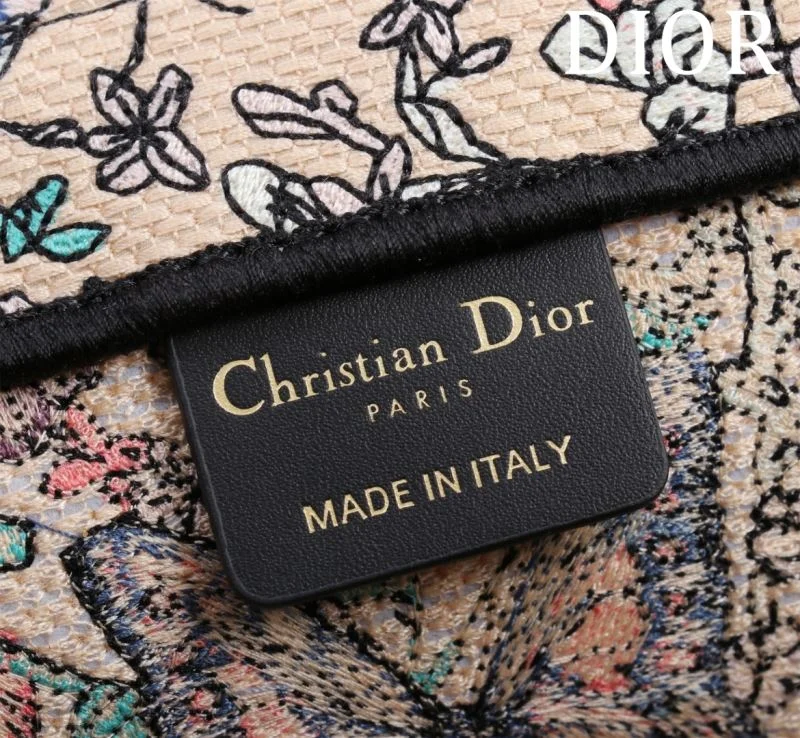 Reasonably priced Christian Dior Shopping Bags