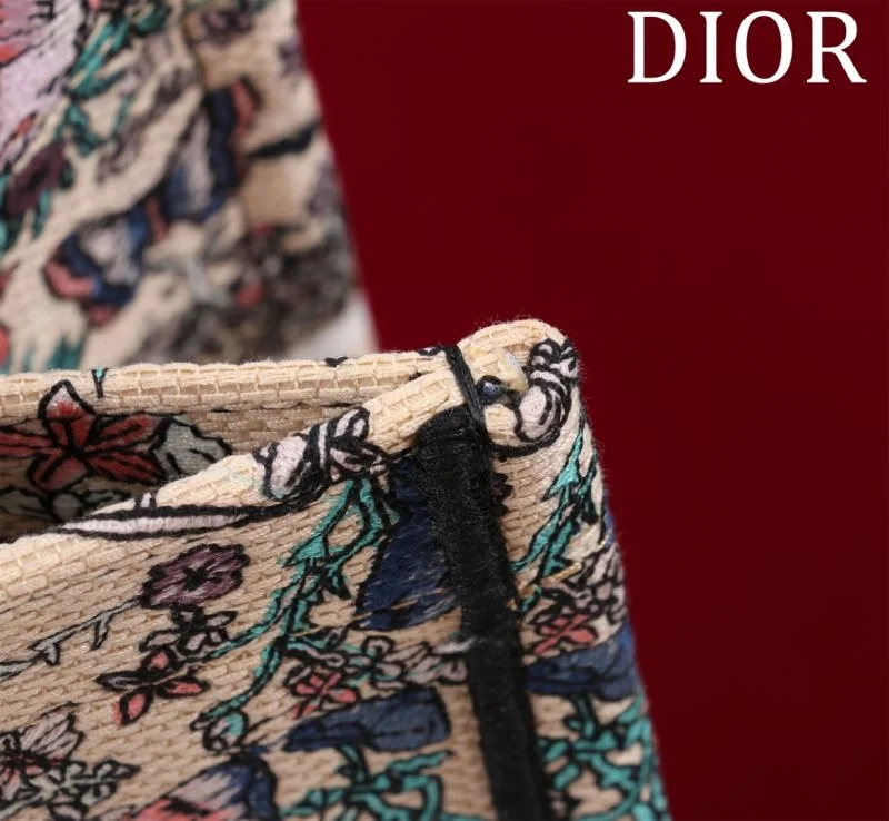 Reasonably priced Christian Dior Shopping Bags