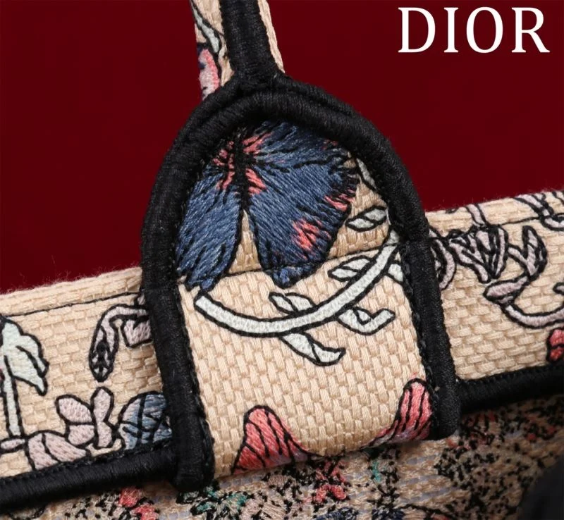 Reasonably priced Christian Dior Shopping Bags