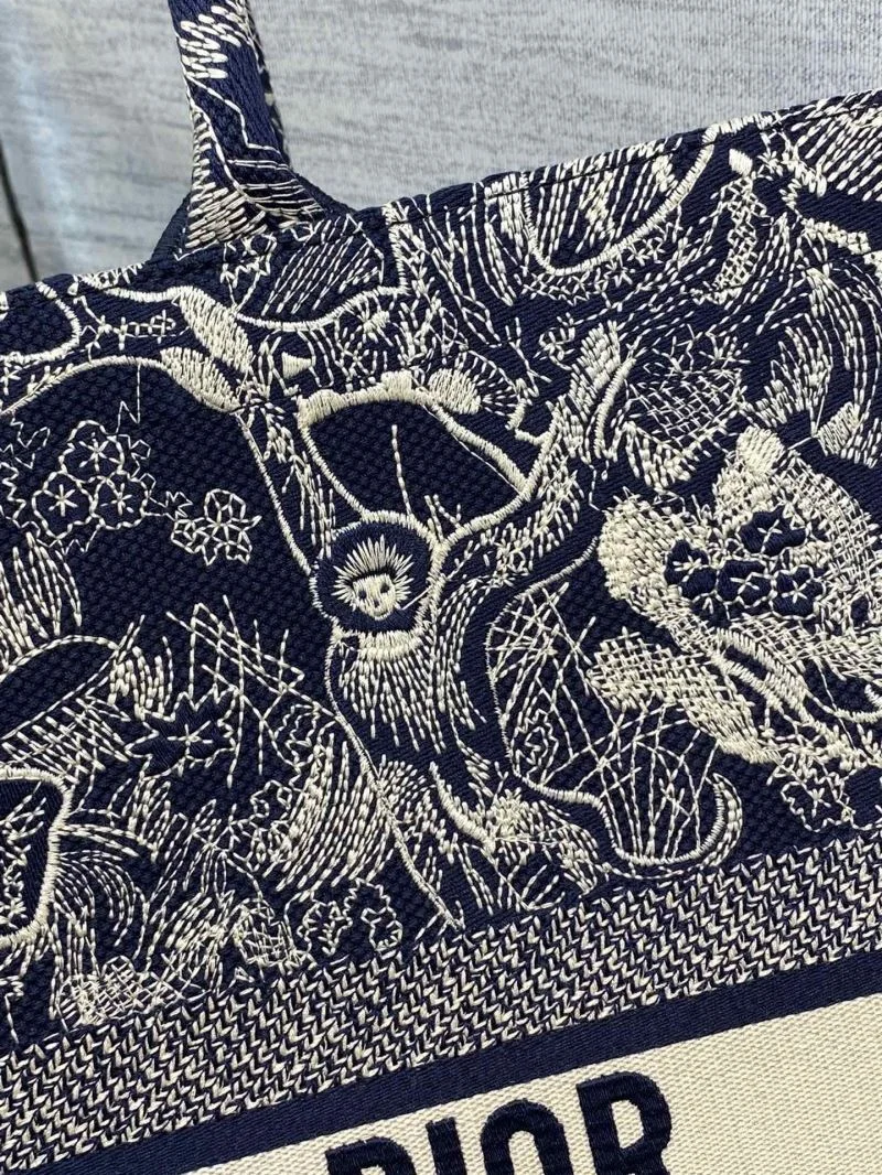 Top match Christian Dior Shopping Bags
