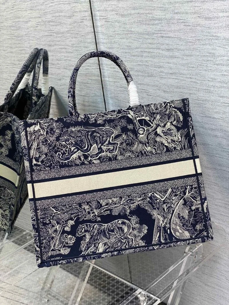 Top match Christian Dior Shopping Bags
