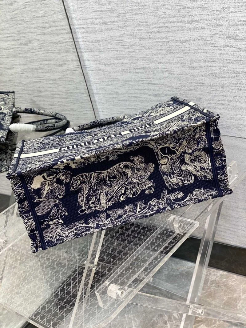 Top match Christian Dior Shopping Bags