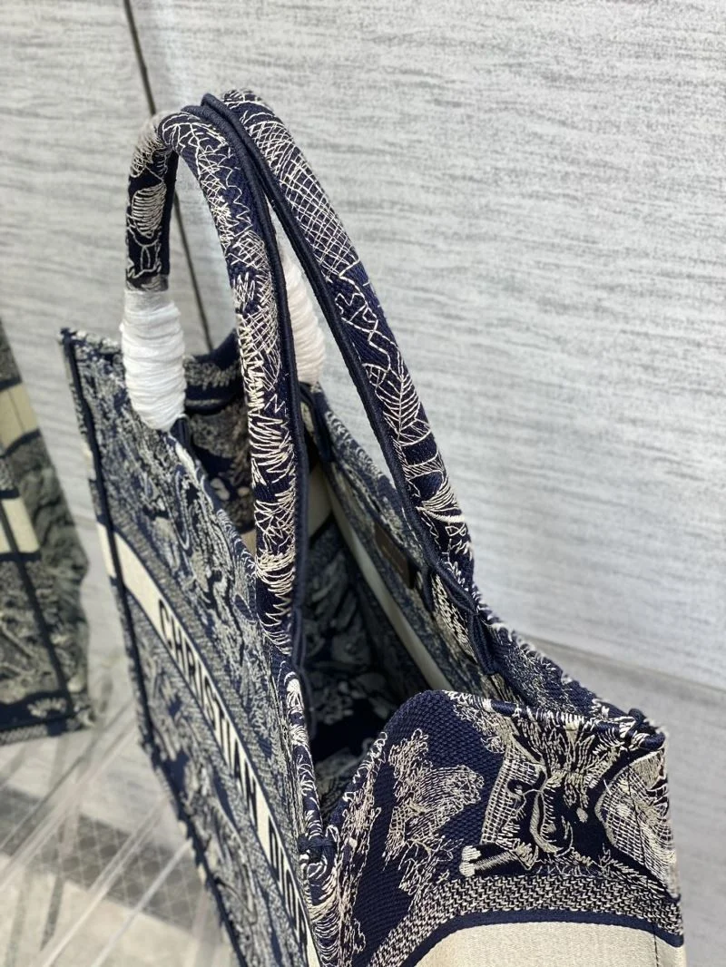 Top match Christian Dior Shopping Bags