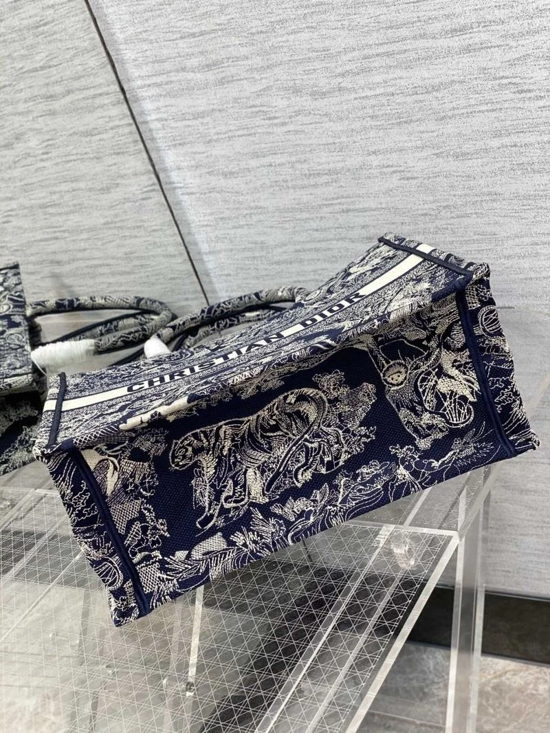 Top match Christian Dior Shopping Bags
