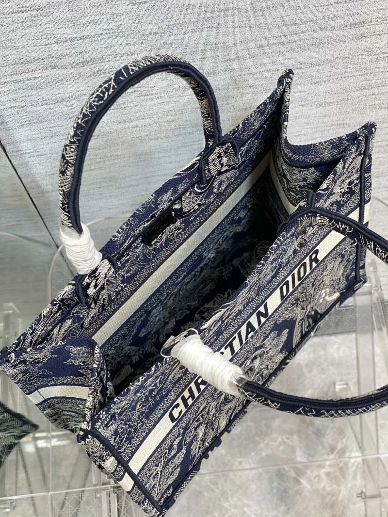 Top match Christian Dior Shopping Bags