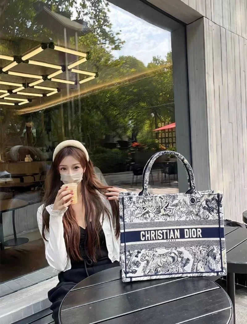 Legit Christian Dior Shopping Bags