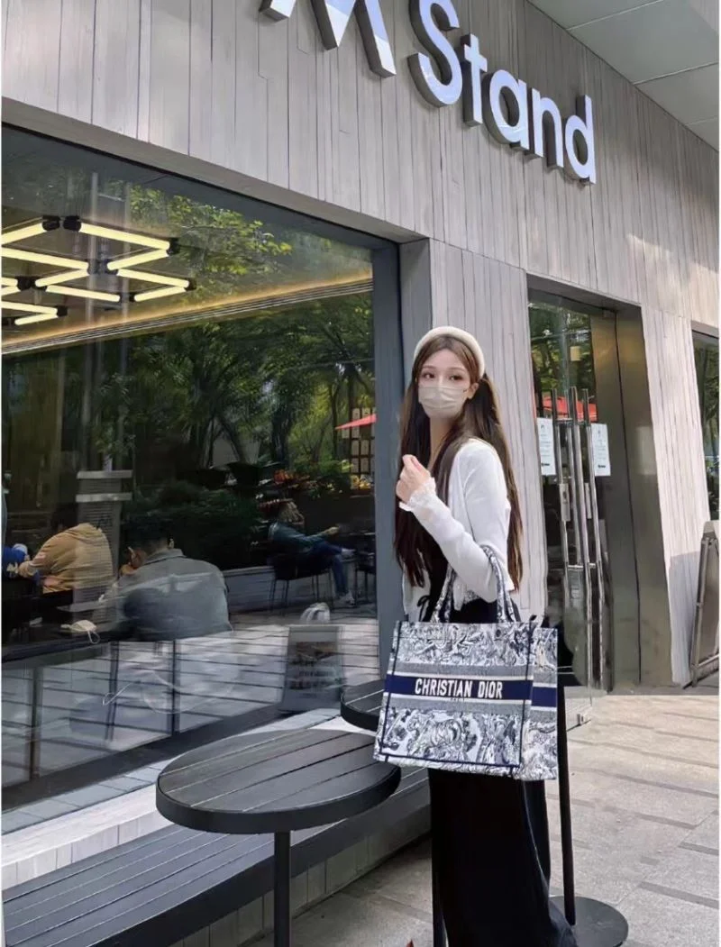 Legit Christian Dior Shopping Bags