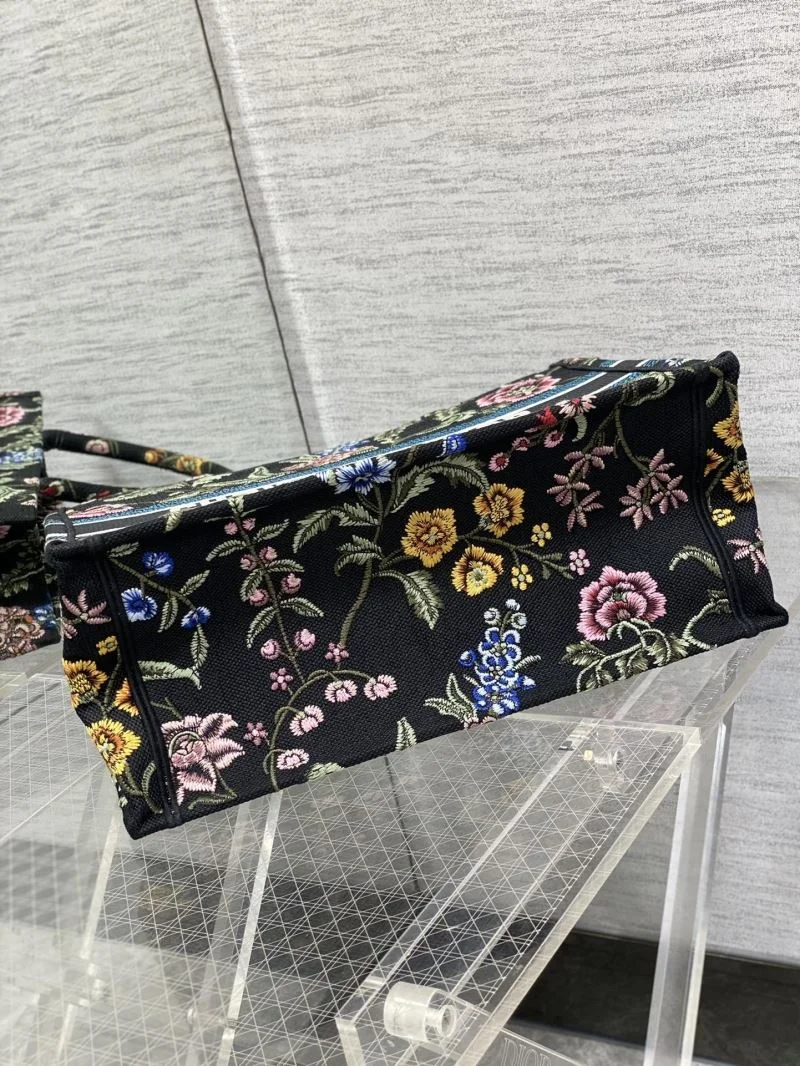 Inexpensive Christian Dior Shopping Bags