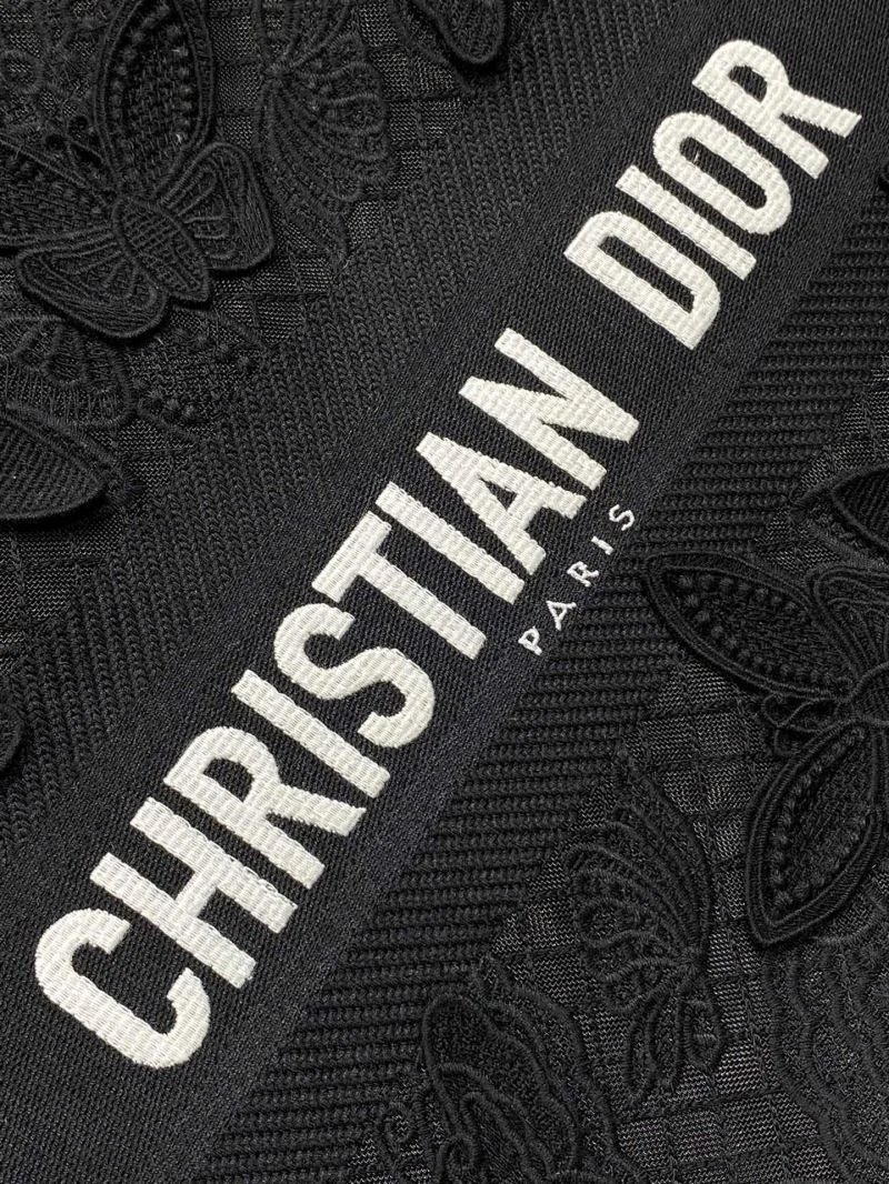 Reasonably priced Christian Dior Shopping Bags