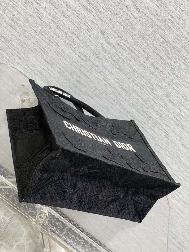 Reasonably priced Christian Dior Shopping Bags