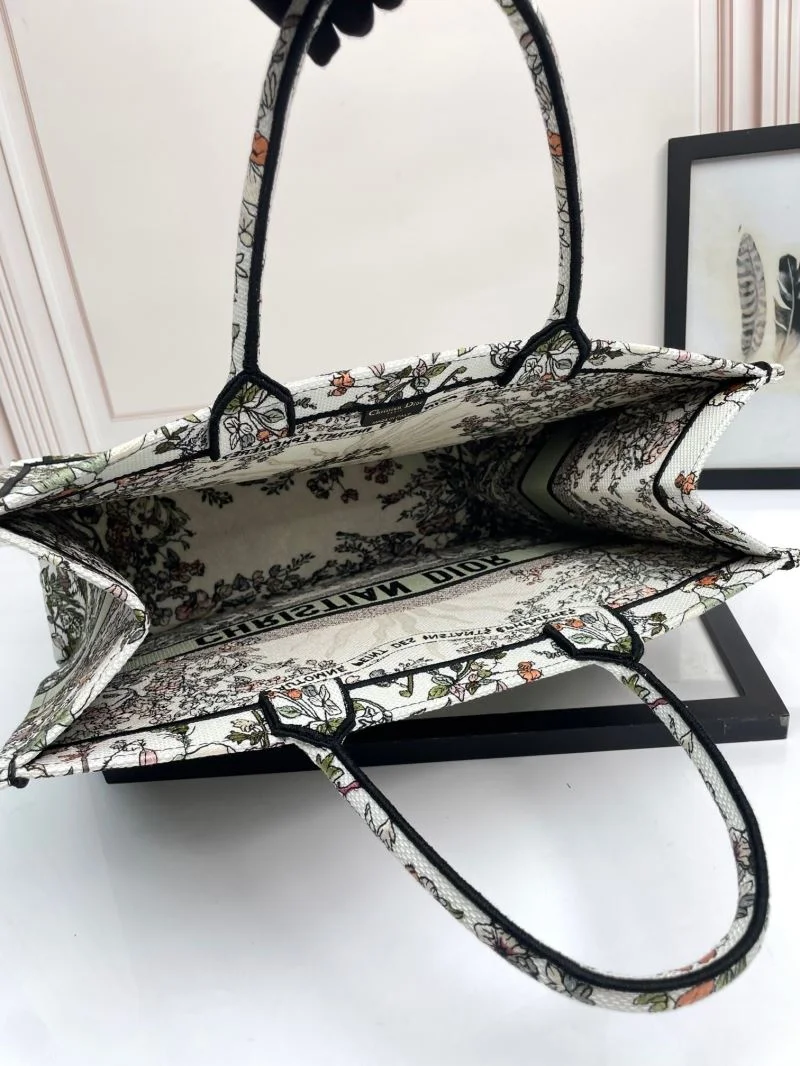 Inexpensive Christian Dior Shopping Bags