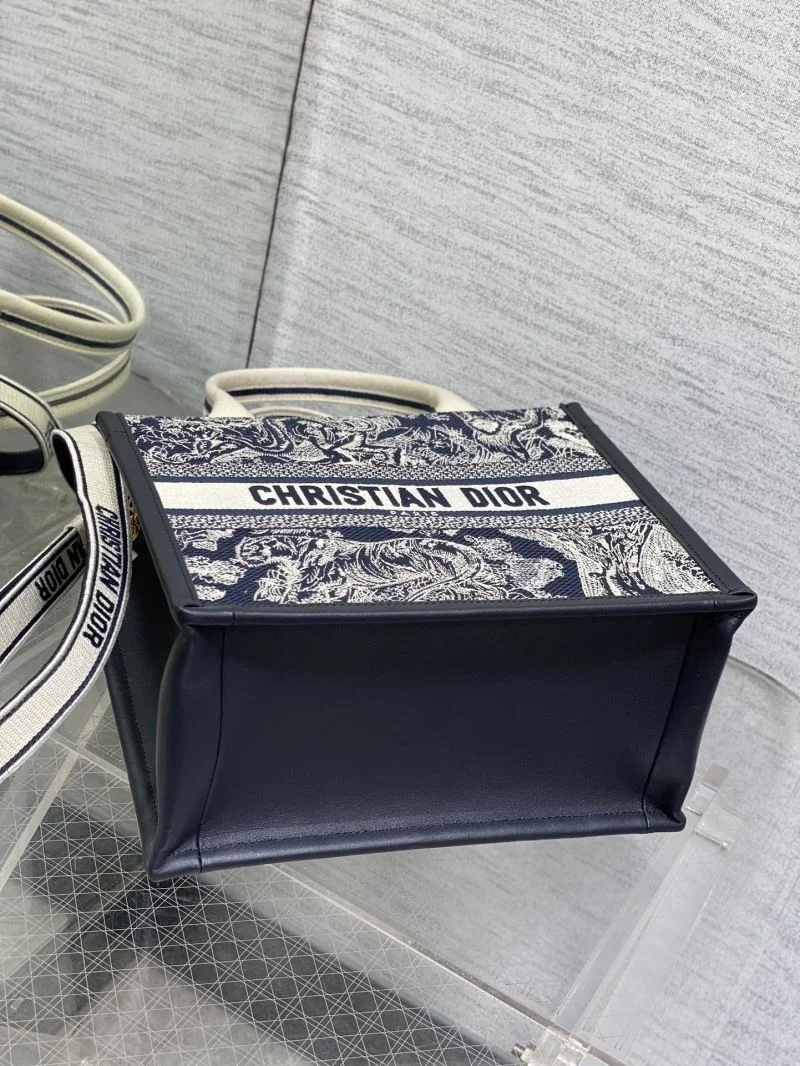 Inexpensive Christian Dior Shopping Bags