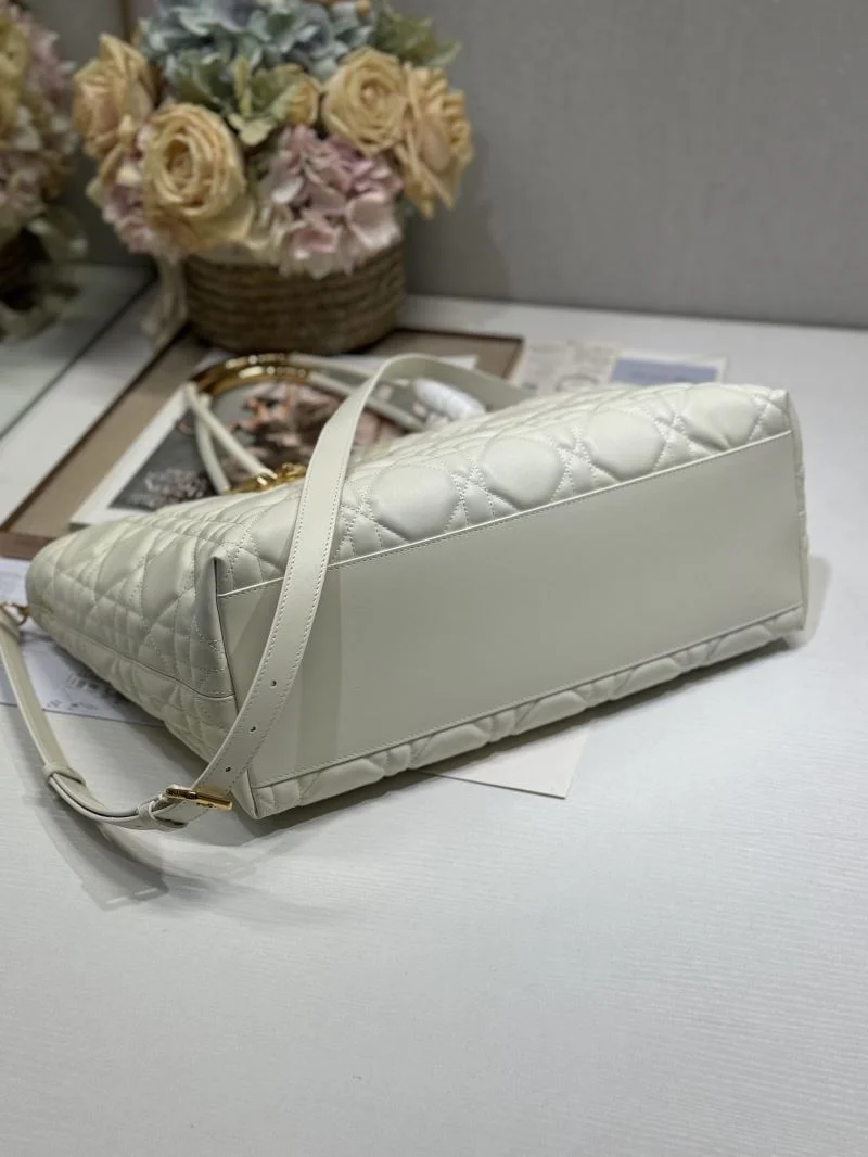 Inexpensive Christian Dior Shopping Bags