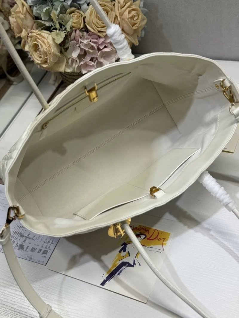 Inexpensive Christian Dior Shopping Bags