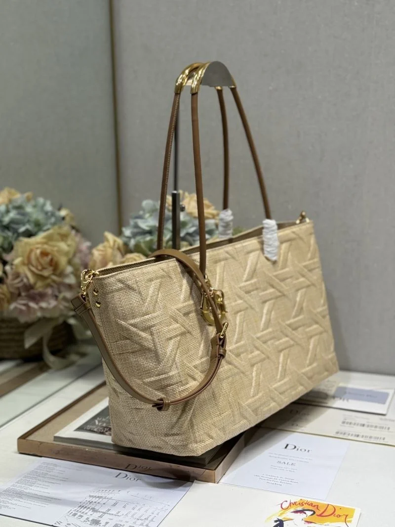 Reasonably priced Christian Dior Shopping Bags