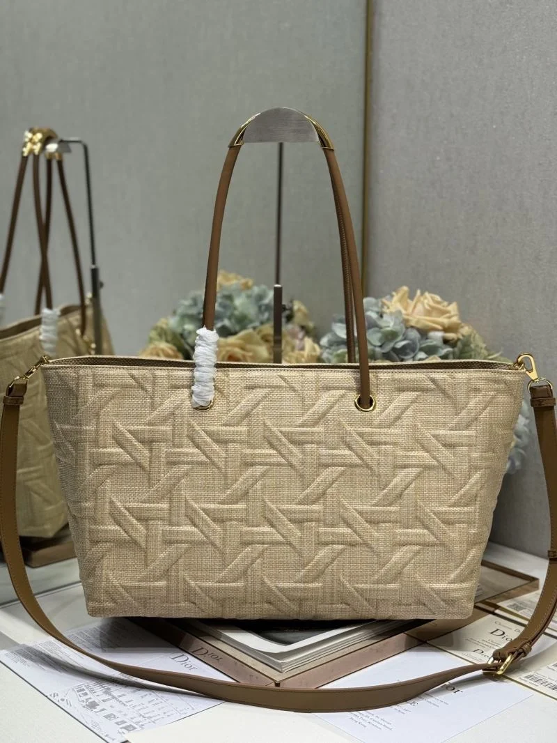 Reasonably priced Christian Dior Shopping Bags