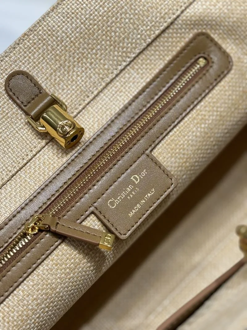 Reasonably priced Christian Dior Shopping Bags
