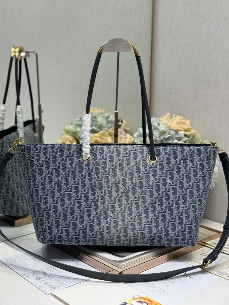 Reasonably priced Christian Dior Shopping Bags