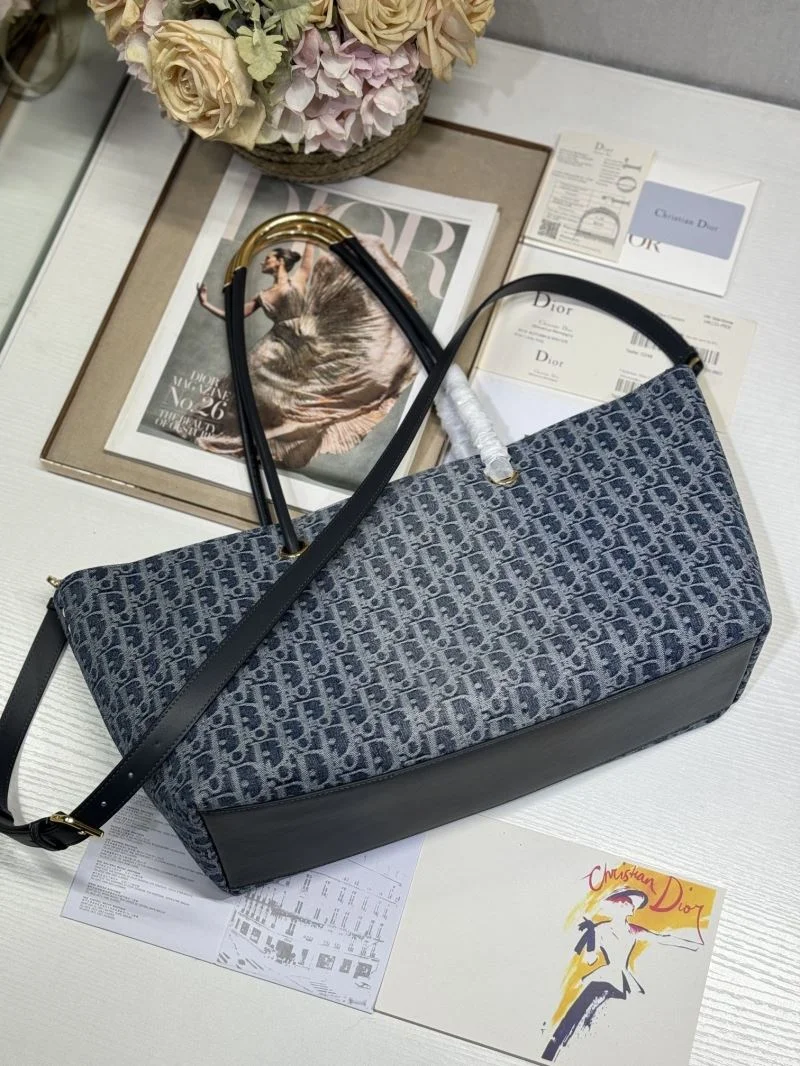 Reasonably priced Christian Dior Shopping Bags