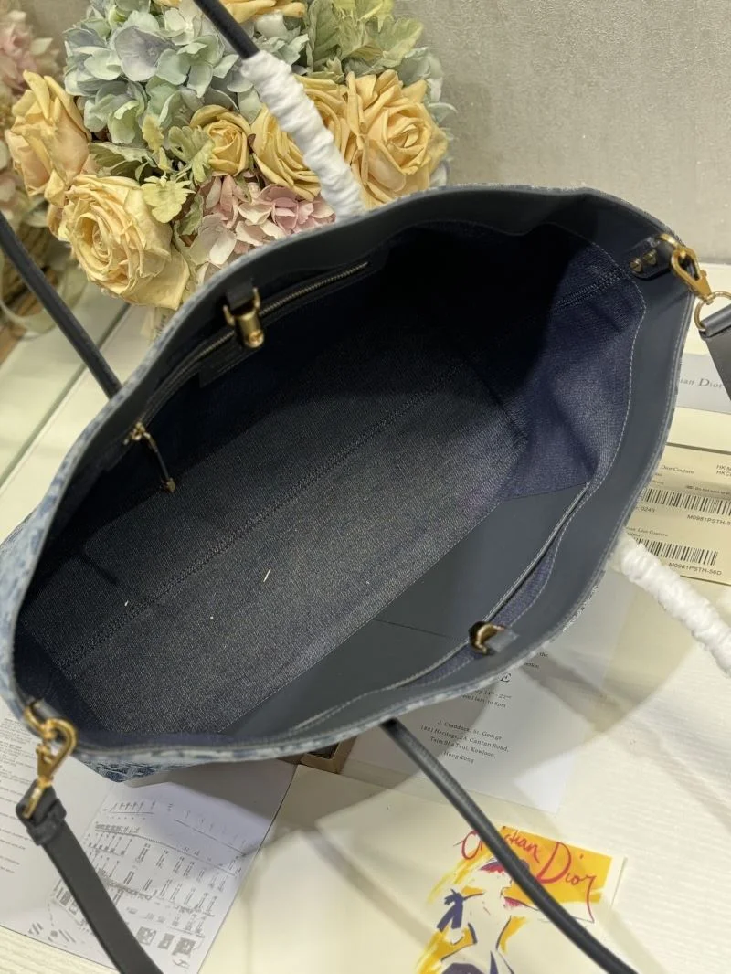 Reasonably priced Christian Dior Shopping Bags