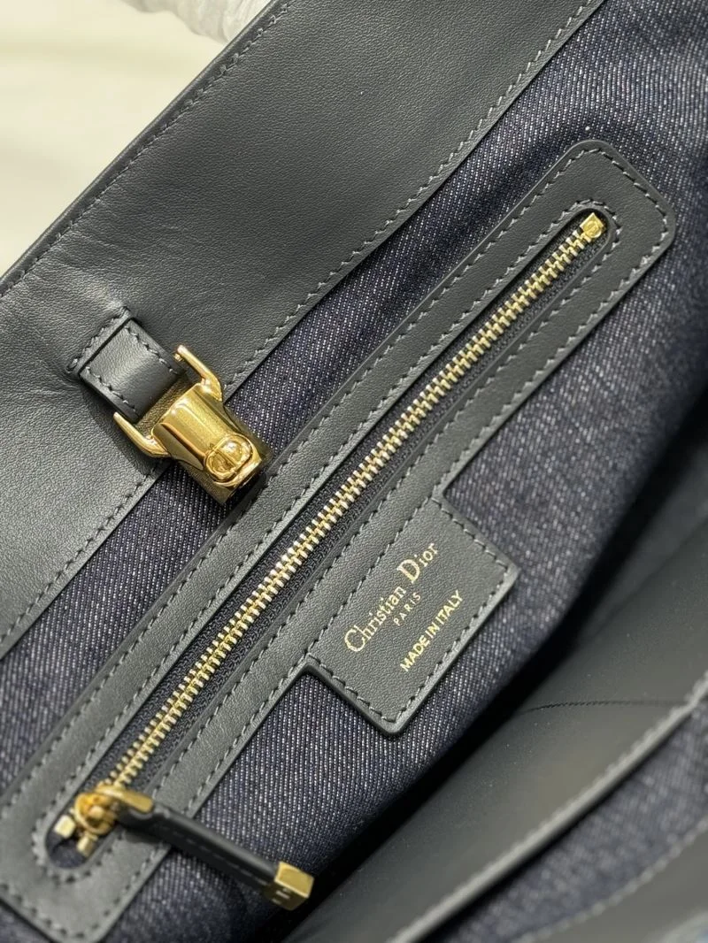 Reasonably priced Christian Dior Shopping Bags