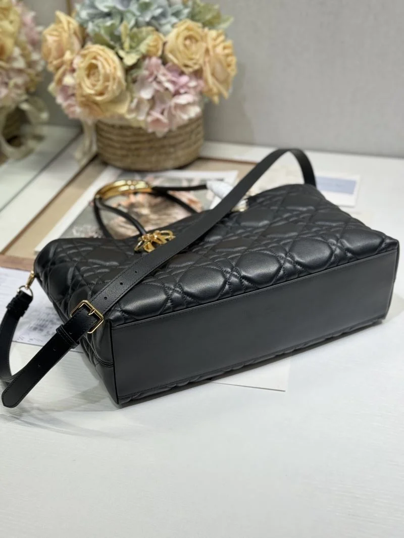 Inexpensive Christian Dior Shopping Bags