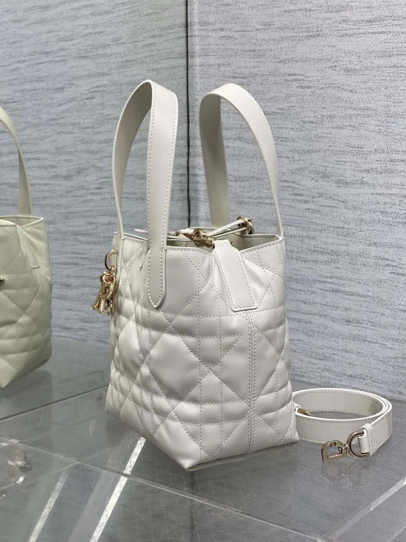 Exact replica Christian Dior Shopping Bags