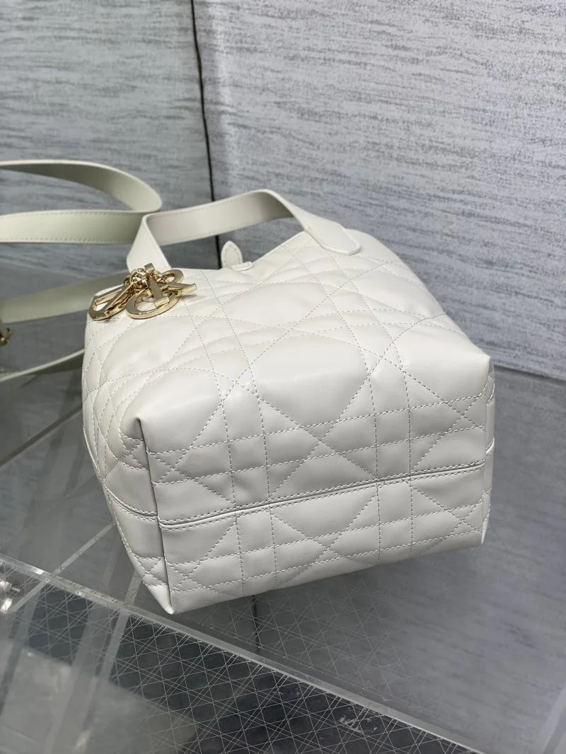 Exact replica Christian Dior Shopping Bags