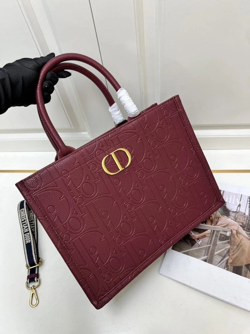 Accurate model Christian Dior Shopping Bags