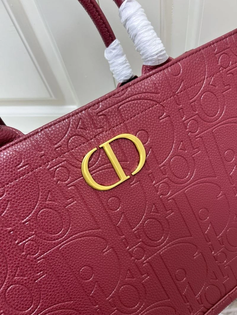 Accurate model Christian Dior Shopping Bags