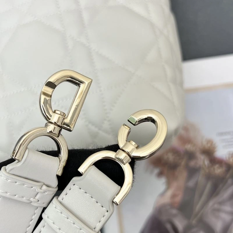 Top match Christian Dior Shopping Bags