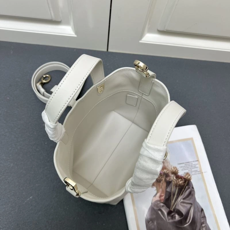 Top match Christian Dior Shopping Bags