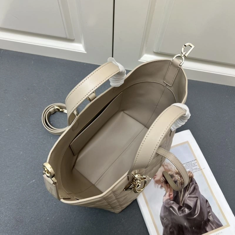 High fidelity Christian Dior Shopping Bags