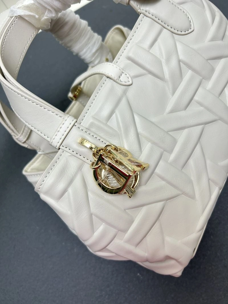 Accurate model Christian Dior Shopping Bags