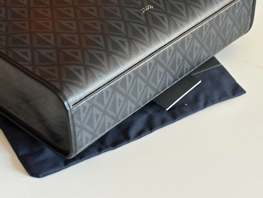 Reasonably priced Christian Dior Shopping Bags