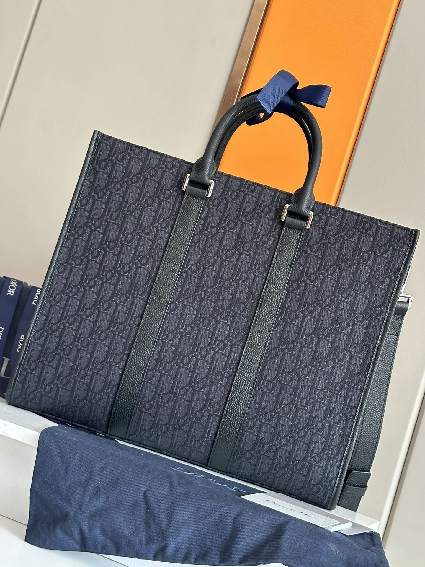 Low-cost Christian Dior Shopping Bags