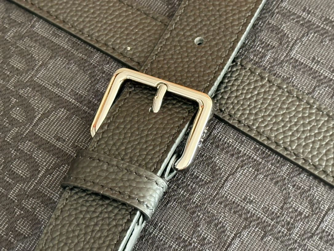 Low-cost Christian Dior Shopping Bags