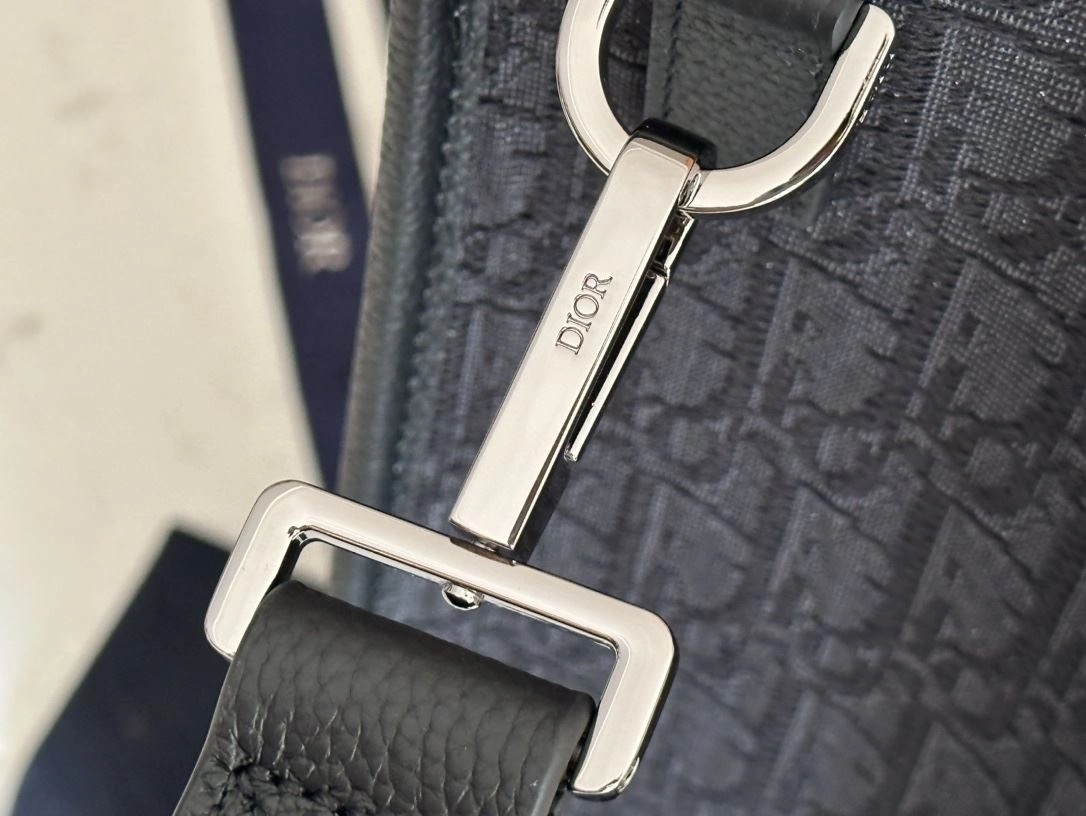 Low-cost Christian Dior Shopping Bags