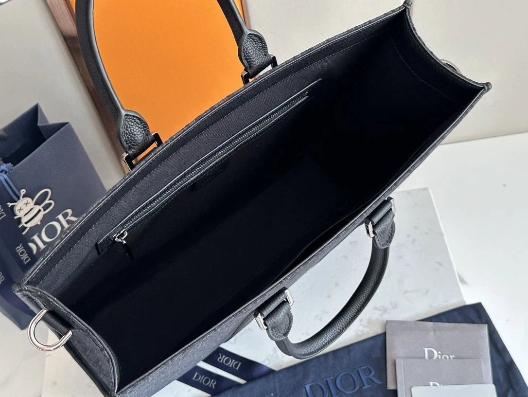 Low-cost Christian Dior Shopping Bags