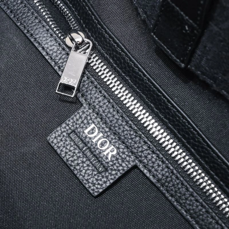 Accurate model Christian Dior Shopping Bags