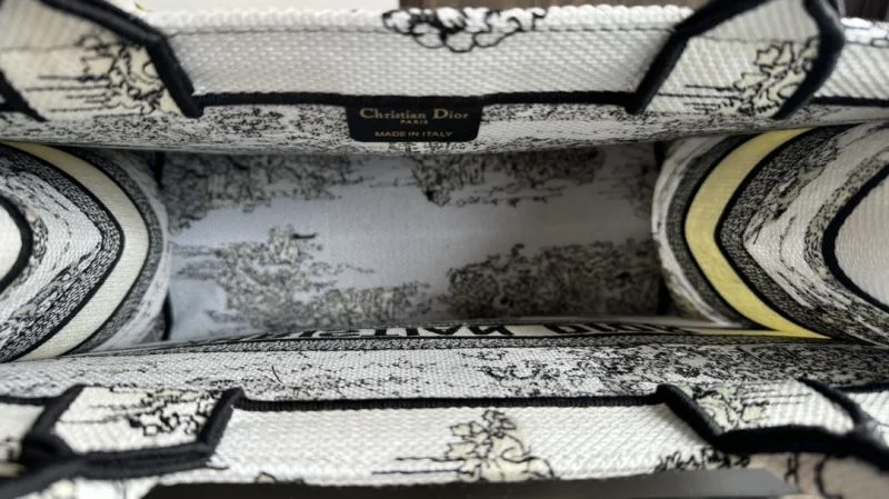 Low-cost Christian Dior Shopping Bags