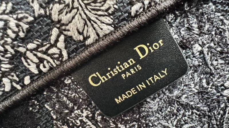 Reasonably priced Christian Dior Shopping Bags