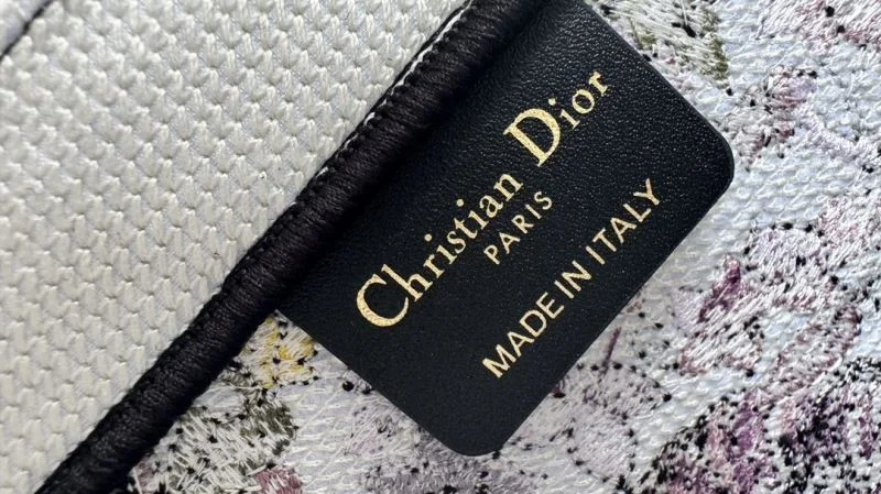 Reasonably priced Christian Dior Shopping Bags