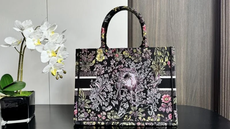 Low-cost Christian Dior Shopping Bags