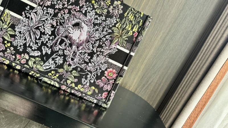 Low-cost Christian Dior Shopping Bags