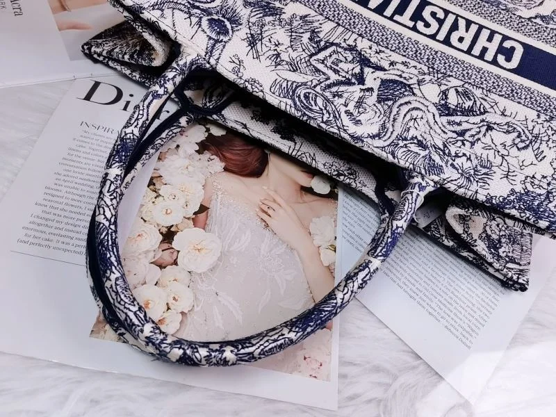 Reasonably priced Christian Dior Shopping Bags