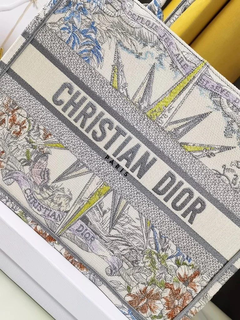Exact replica Christian Dior Shopping Bags