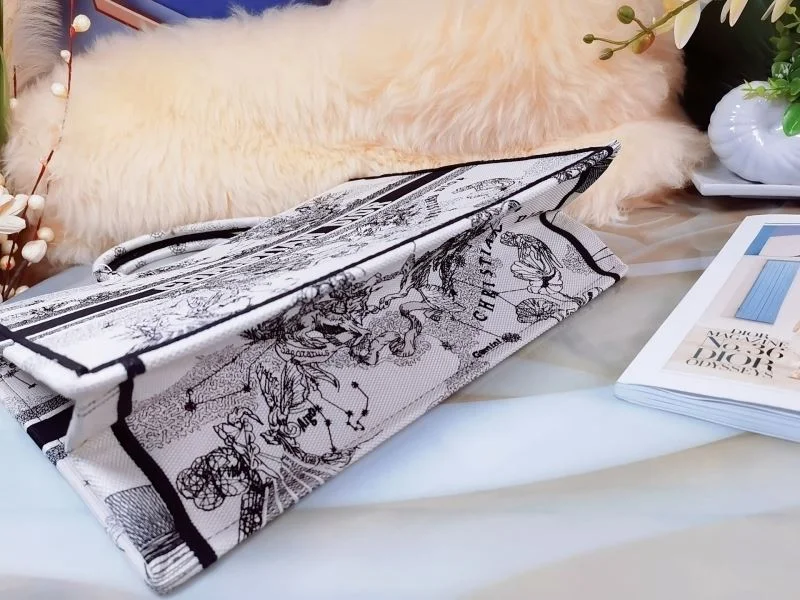 Exact replica Christian Dior Shopping Bags