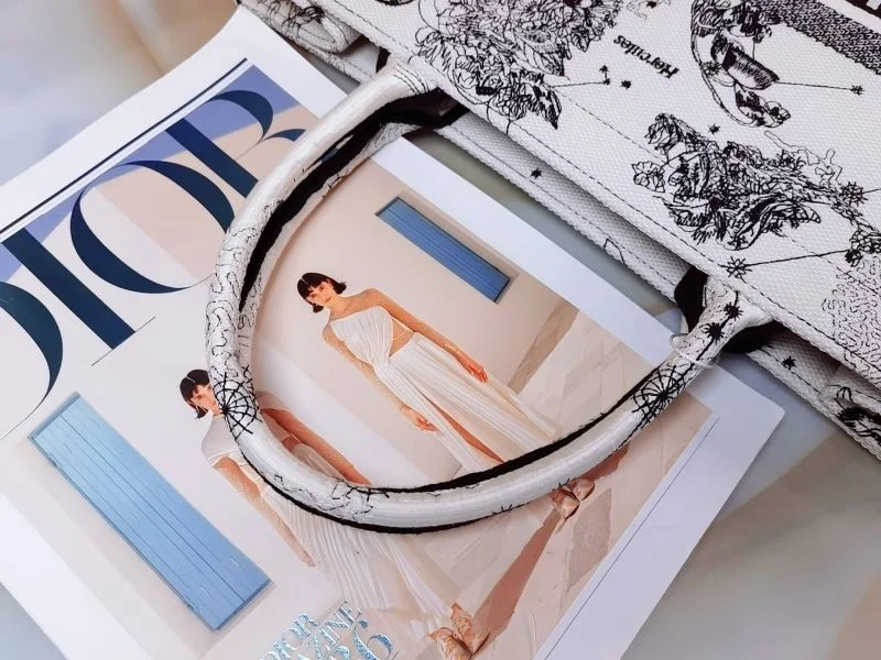 Exact replica Christian Dior Shopping Bags
