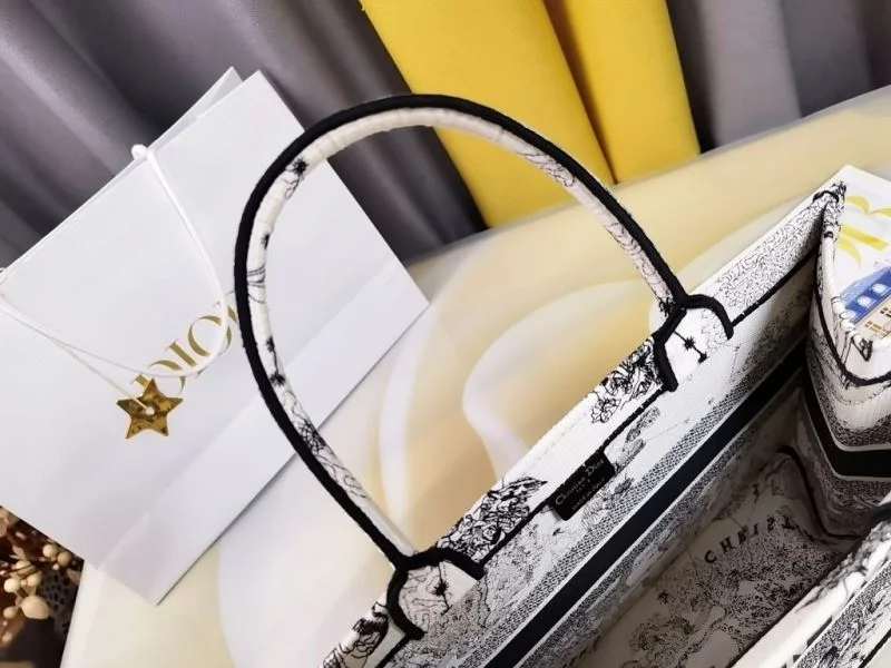 Legit Christian Dior Shopping Bags
